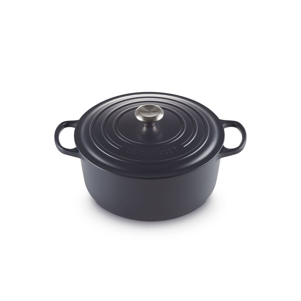 Le Creuset Signature Cast Iron Round Dutch Oven 28cm Navy Crate And